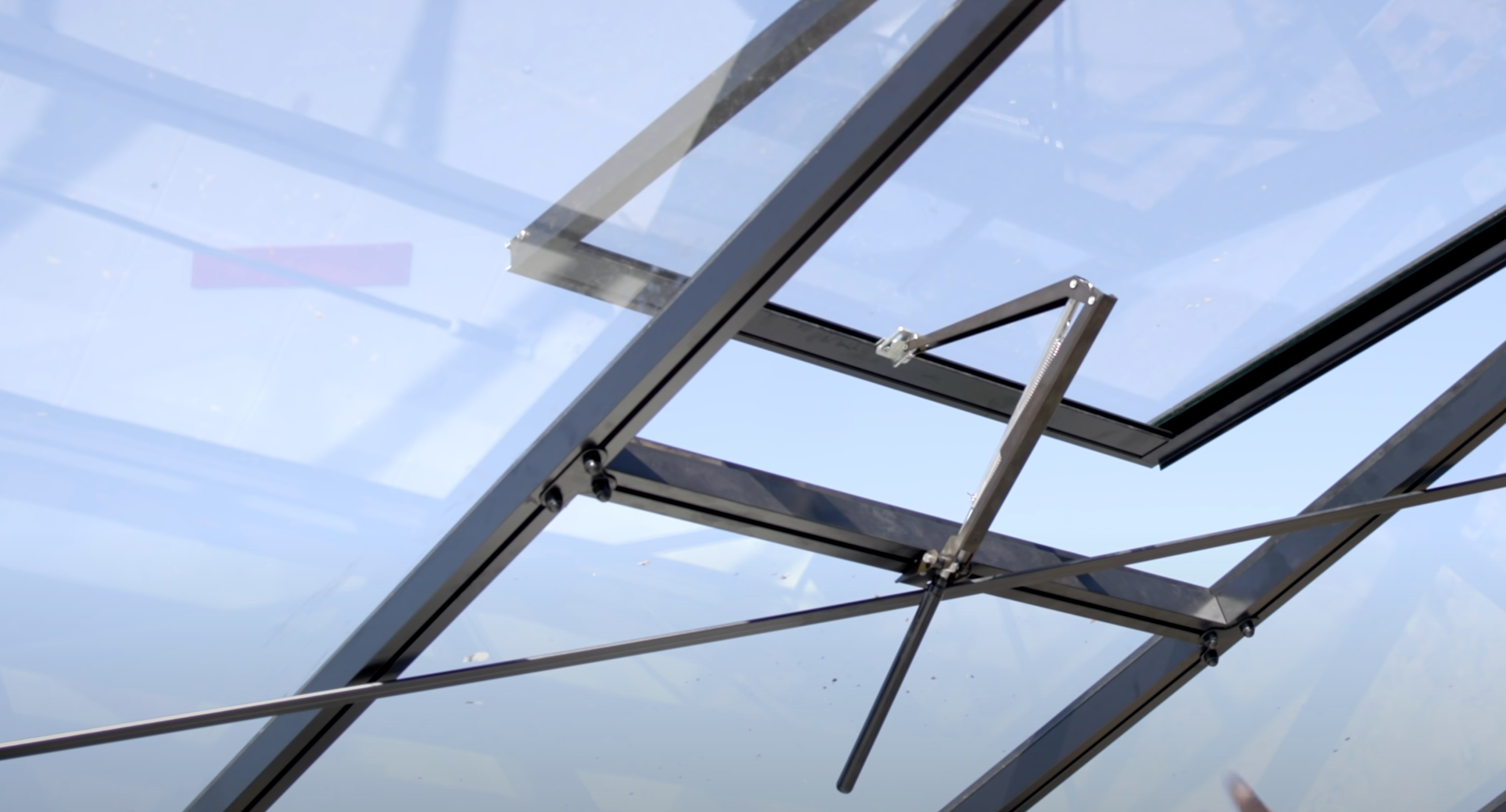 Extra Roof Window – Garden Luster